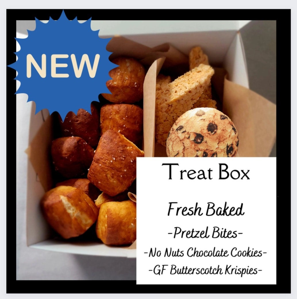 Baker's Treat Box | Wooden Petal